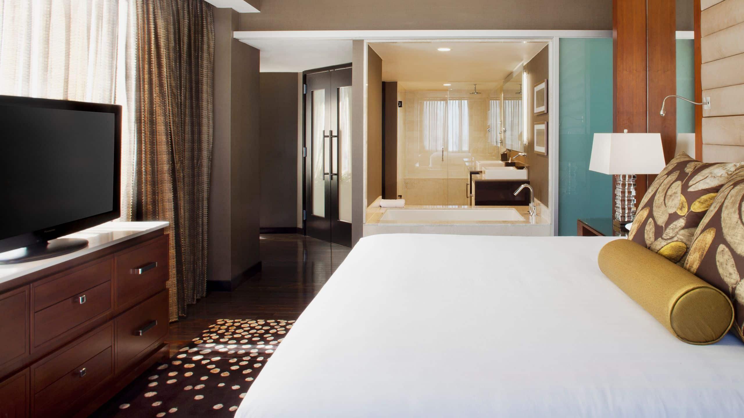 HYATT REGENCY NEW ORLEANS HOTEL | 4-STAR ACCOMMODATION IN THE HEART OF ...