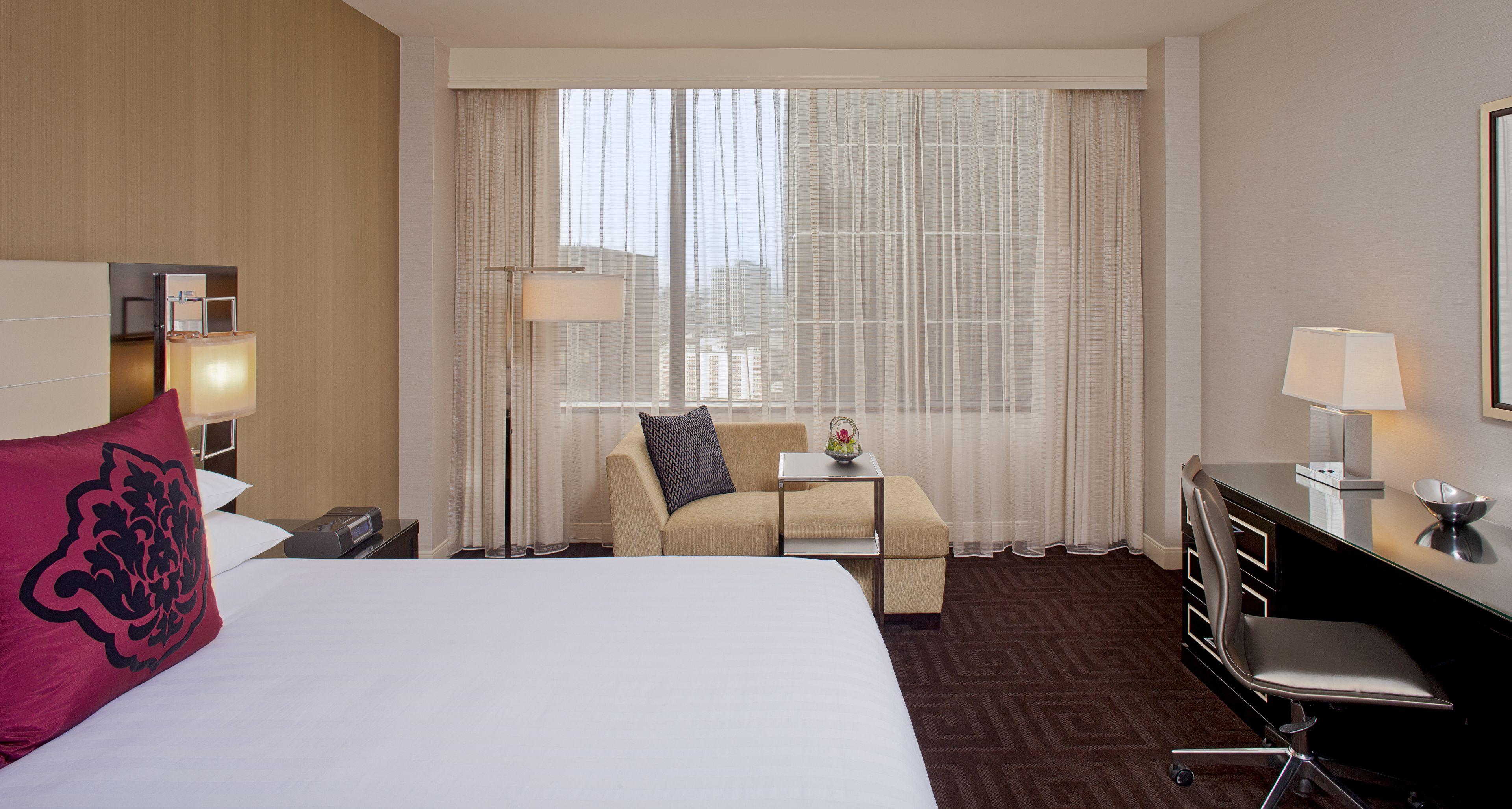 HYATT REGENCY NEW ORLEANS HOTEL | 4-STAR ACCOMMODATION IN THE HEART OF ...